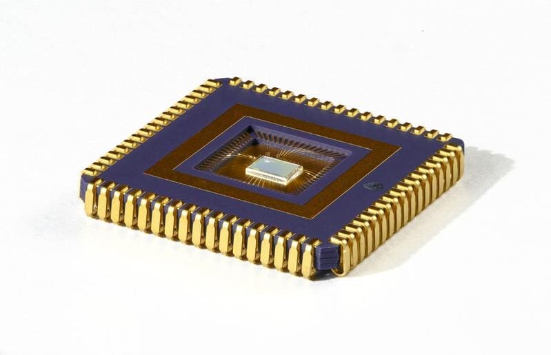 Neuer KI-Chip aus Deutschland beschleunigt Spiking Neural Networks ...